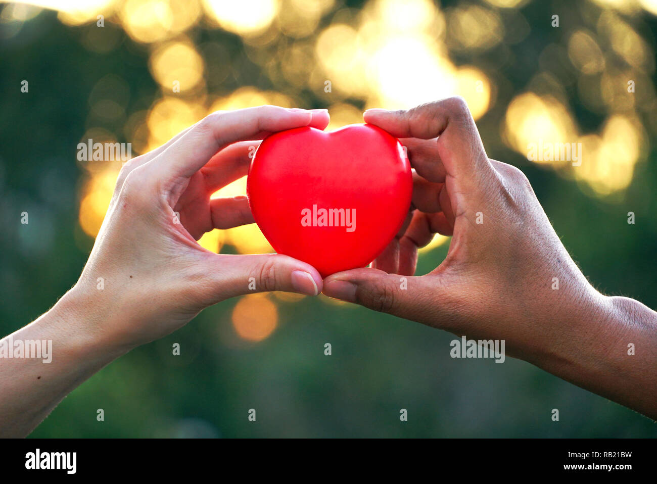 Couple give take hi-res stock photography and images - Alamy