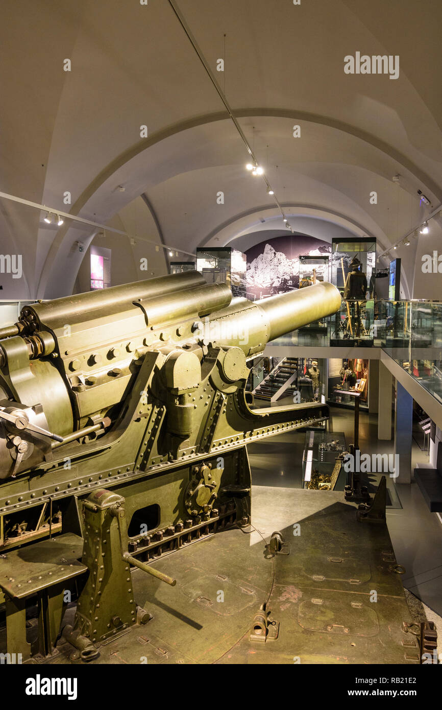 Austrian M 1916 38 cm siege-howitzer in Museum of Military History ...