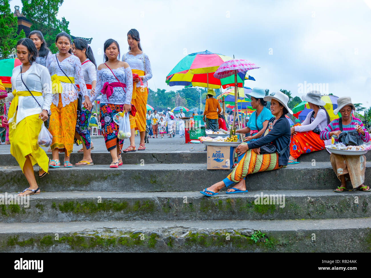 Bali temple vendor hi-res stock photography and images - Alamy