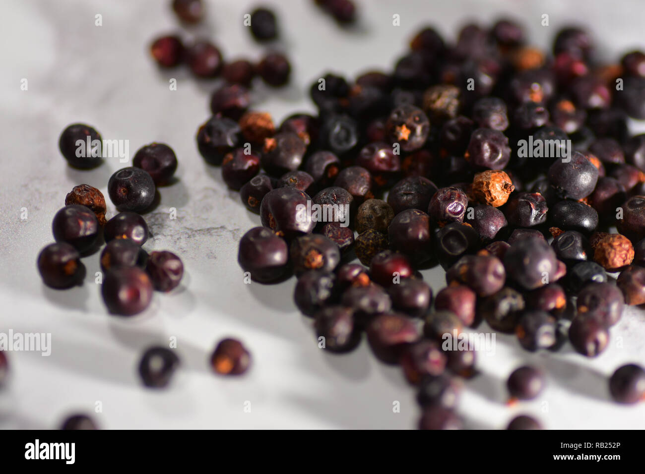 Juniper berry bottle hi-res stock photography and images - Alamy