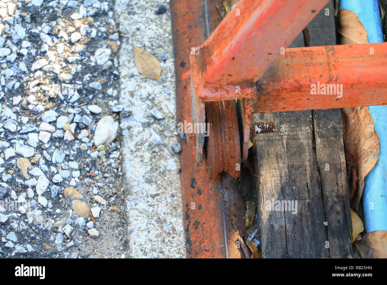 Rusty steel bracket hi-res stock photography and images - Alamy