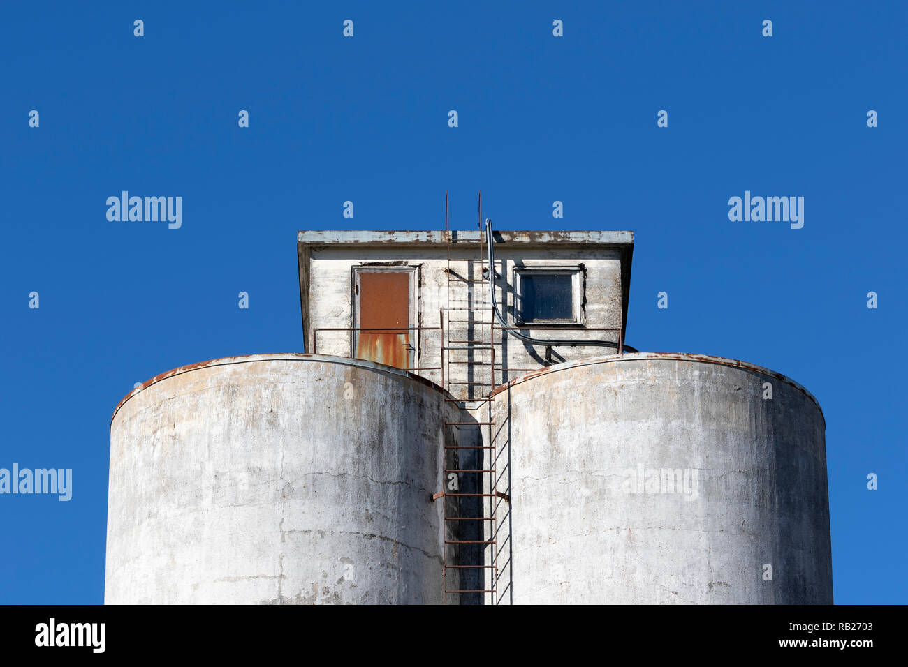 Concrete silo hi-res stock photography and images - Alamy