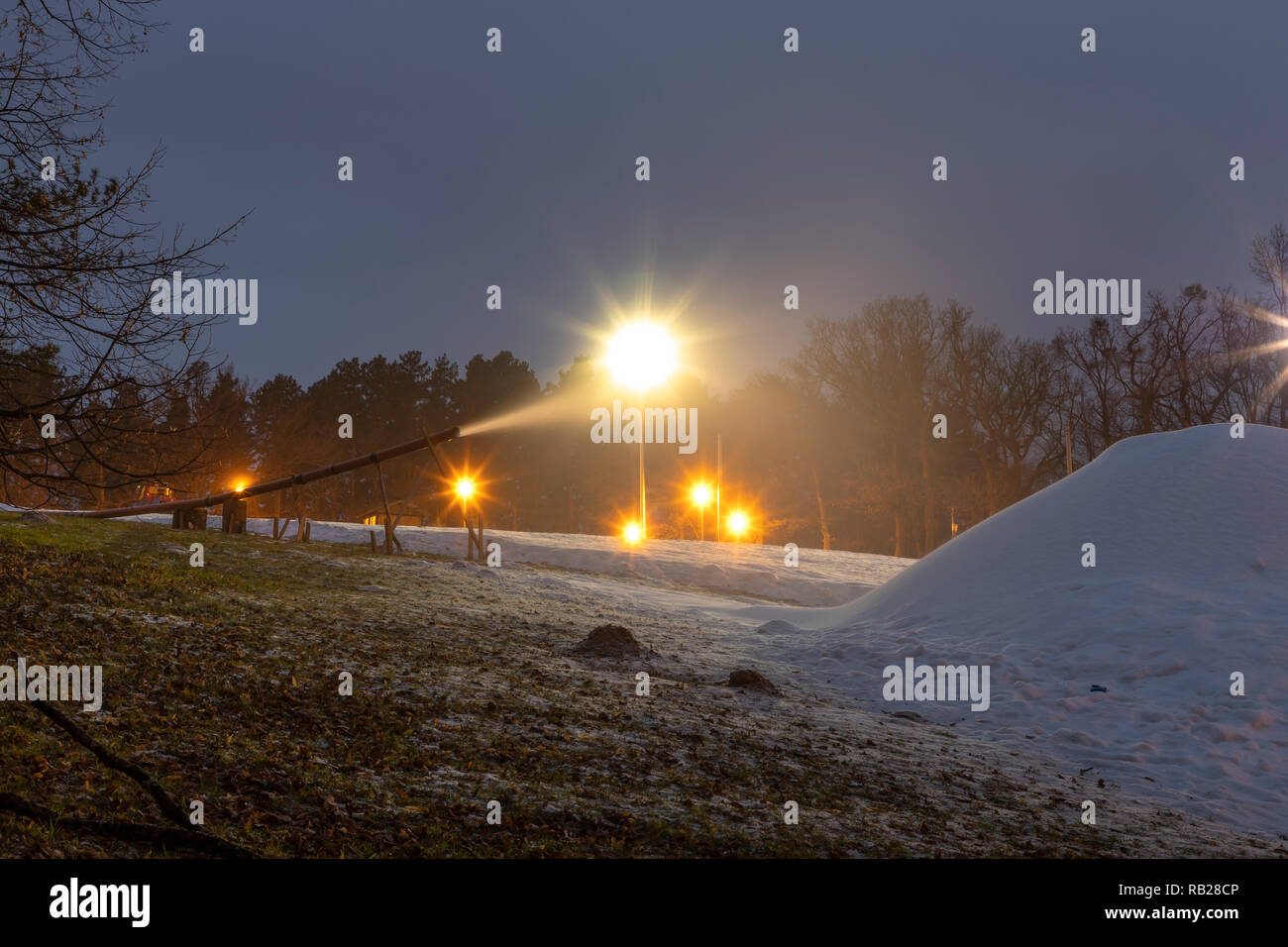 Powder snow spray hi-res stock photography and images - Alamy