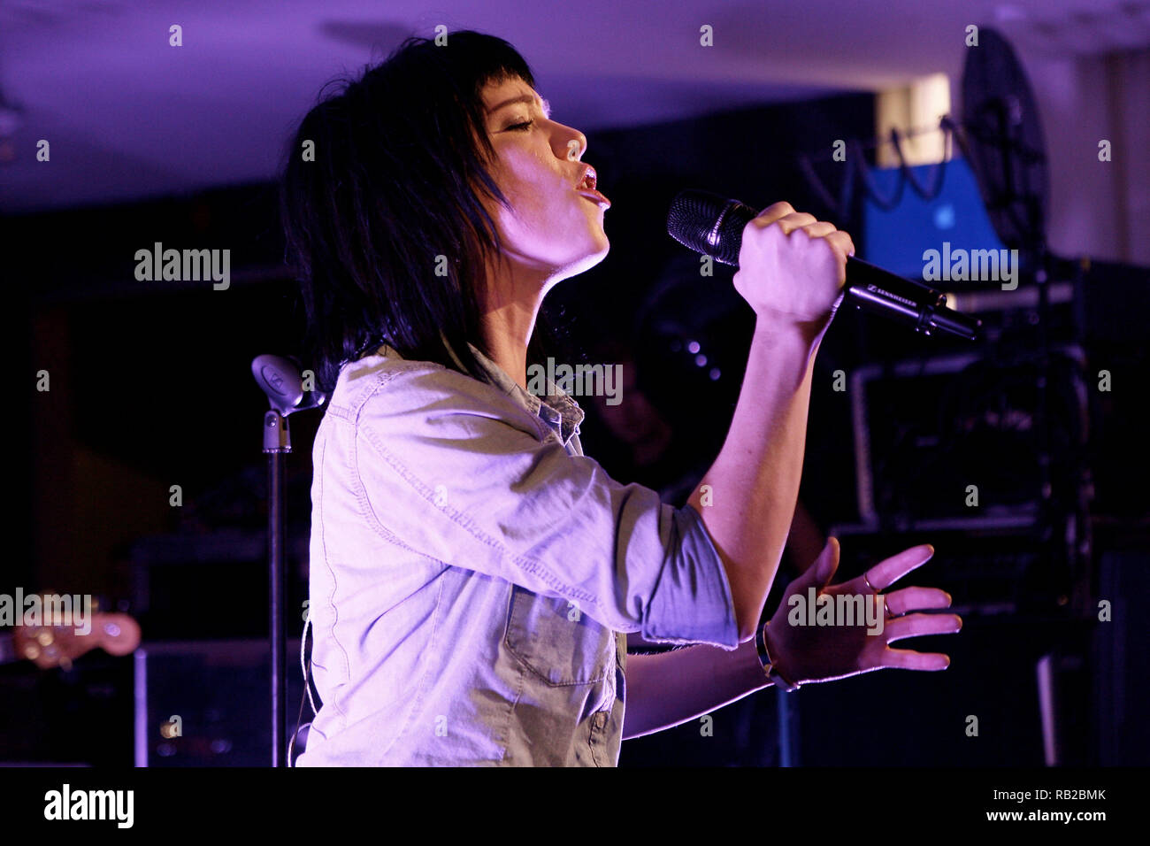 NEW YORK, NY - NOVEMBER 12: Carly Rae Jepsen Performs on The One Below ...