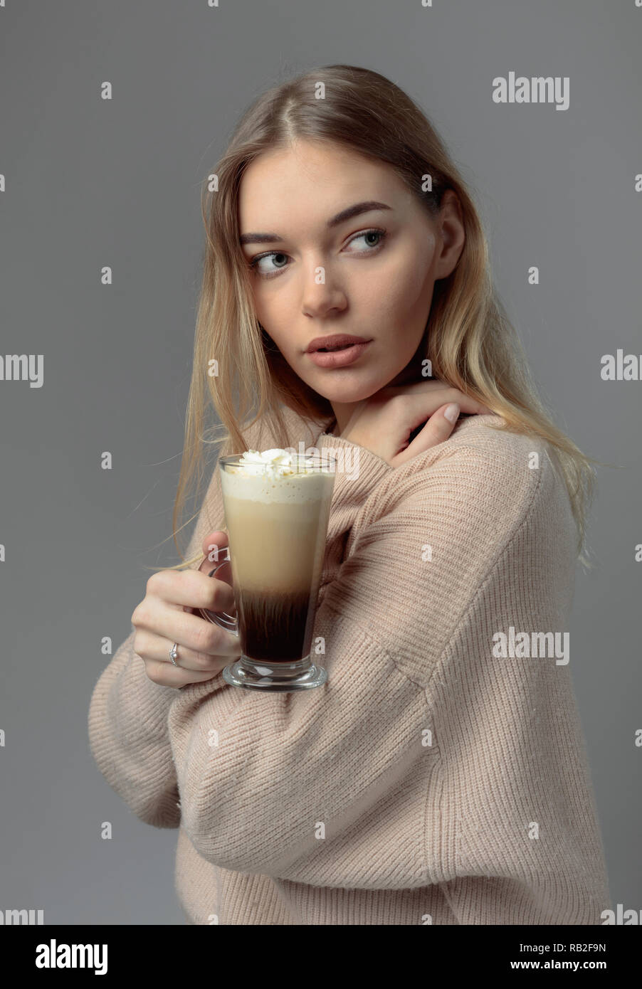 Attractive irish woman hi-res stock photography and images - Alamy