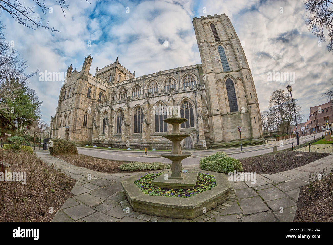 Wide view historic building hi-res stock photography and images - Alamy