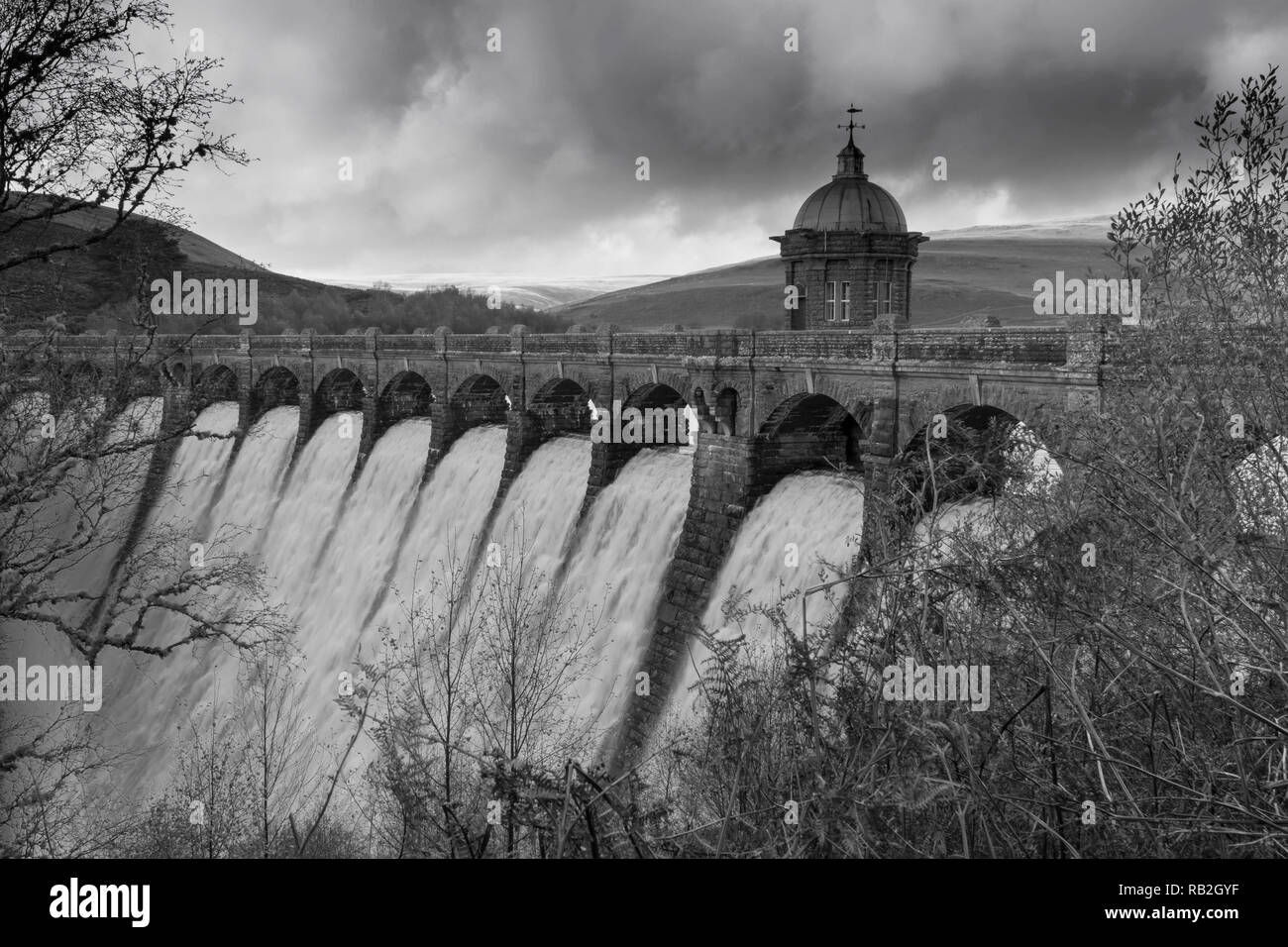 Craig goch dam overflowing water hi-res stock photography and images ...