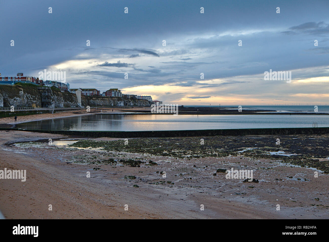 Kent coastline hi-res stock photography and images - Alamy
