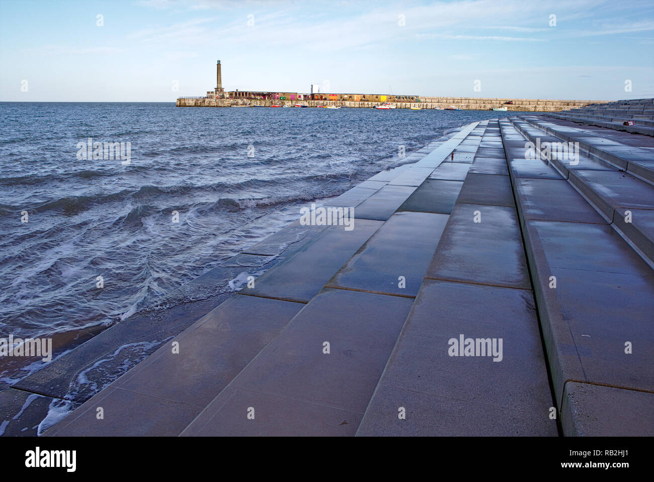 Concrete steps hi-res stock photography and images - Alamy