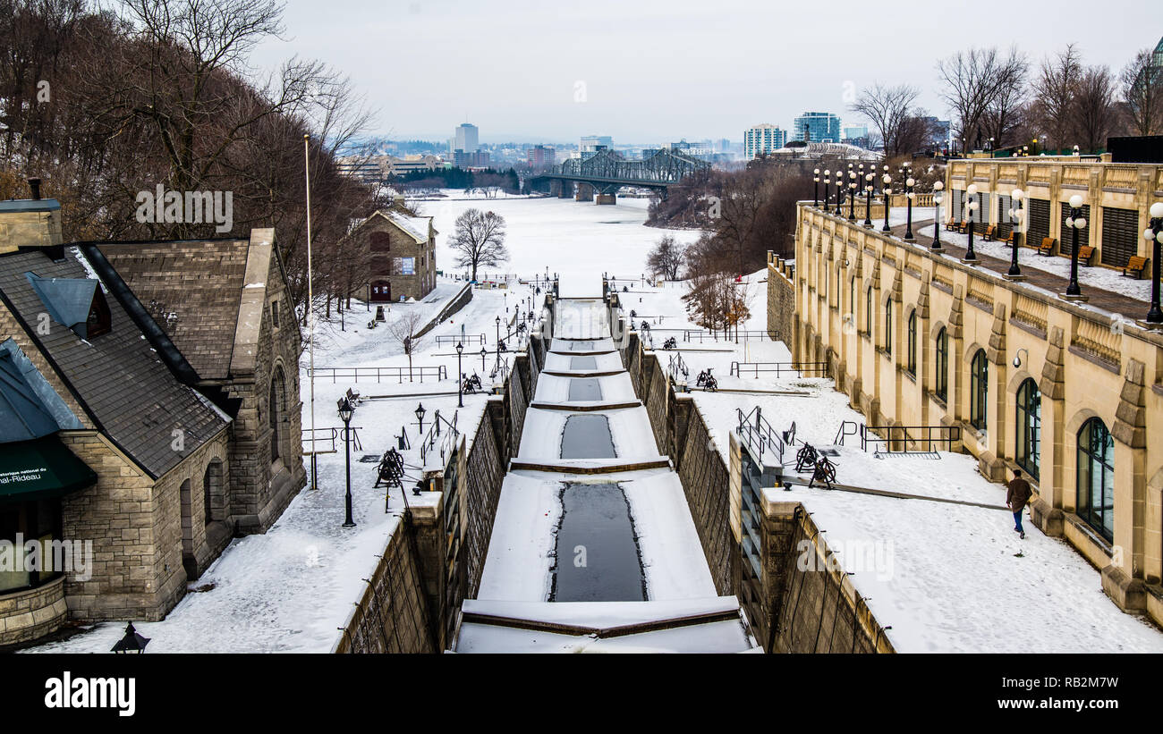 Rideau canal building hi-res stock photography and images - Alamy