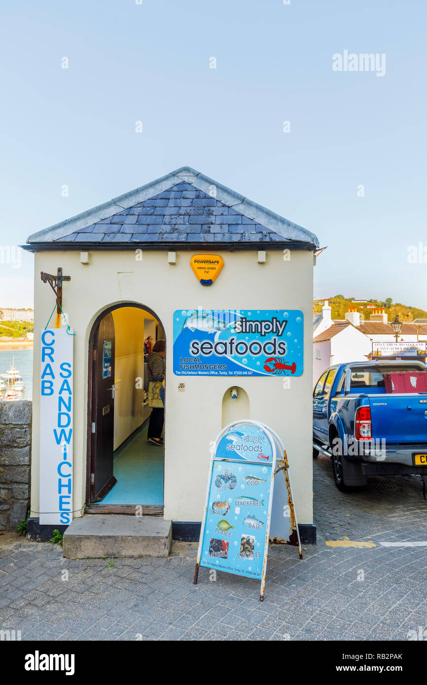 Tenby shop hi-res stock photography and images - Alamy