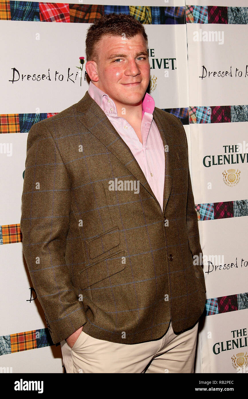 Professional rugby player moray low hi-res stock photography and images ...