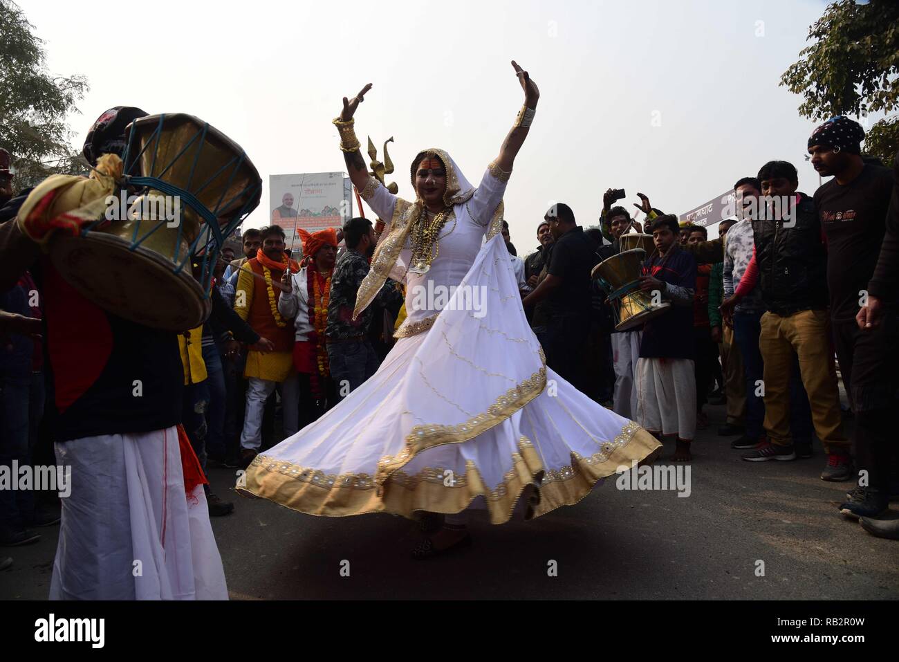 Kinnar hi-res stock photography and images - Alamy