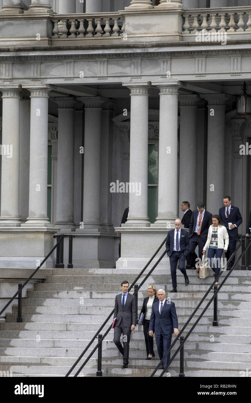 Money wall money border hi-res stock photography and images - Alamy