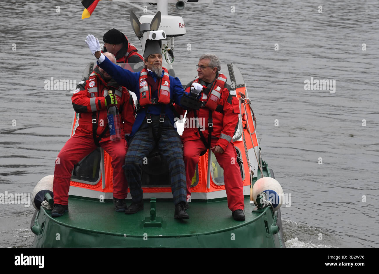 Lifeboat cutter hi-res stock photography and images - Alamy