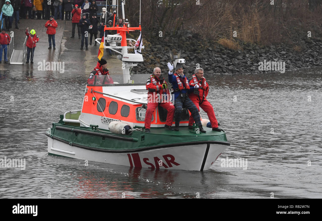 Lifeboat cutter hi-res stock photography and images - Alamy
