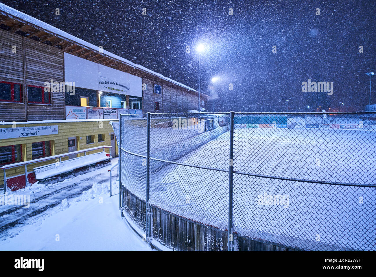 Greenwich ice rink hi-res stock photography and images - Alamy