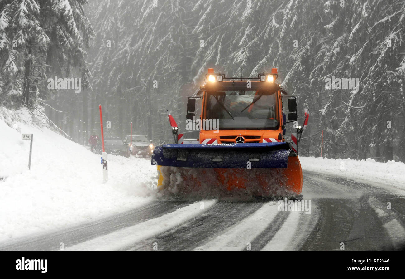 Seebach, Germany. 06th Jan, 2019. On the B500, the ...