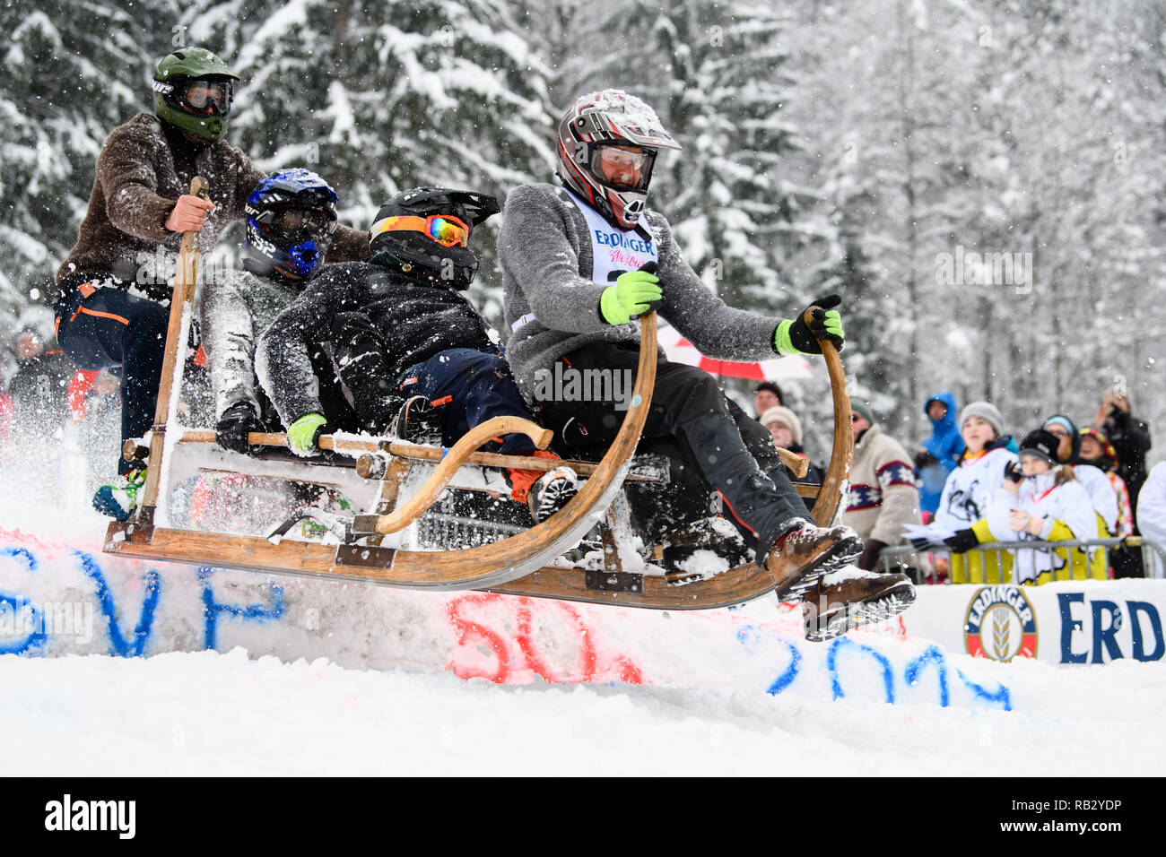 Garmisch Partenkirchen, Germany. 06th Jan, 2019. Participants of the ...