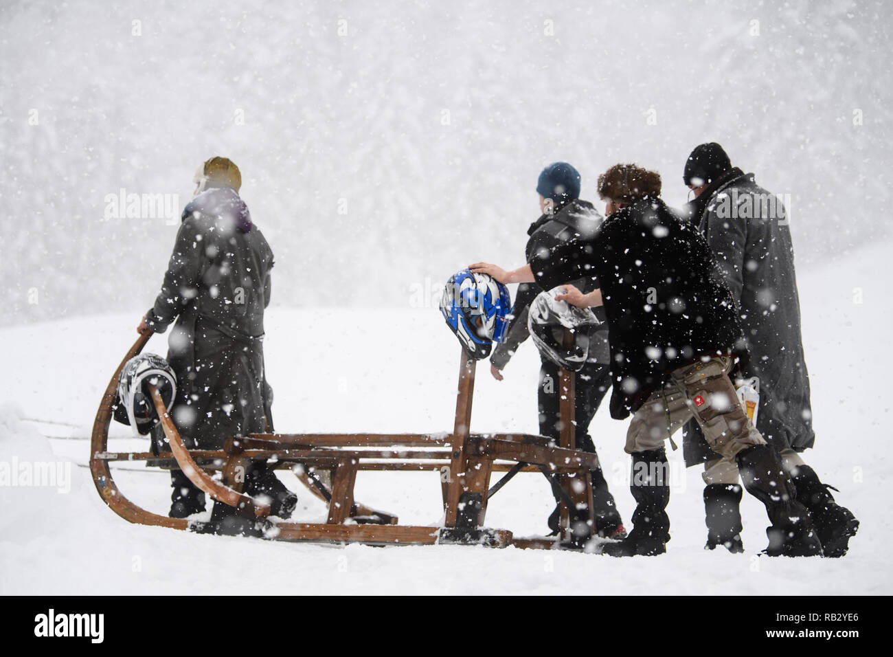 Garmisch Partenkirchen, Germany. 06th Jan, 2019. Participants of the ...