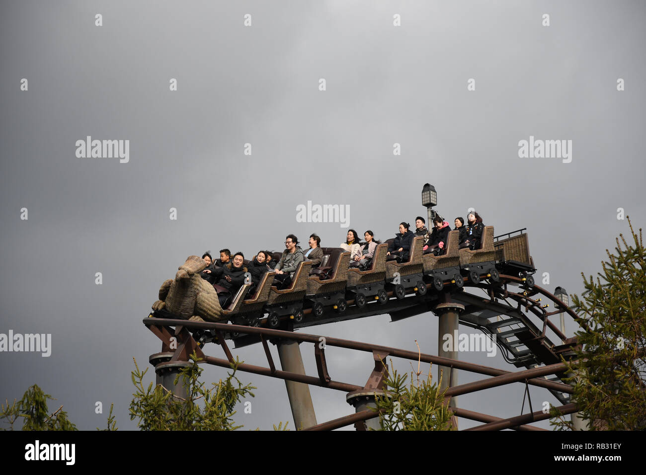 Osaka, Japan. 31st Dec, 2018. People ride the flight of the Hippogriff ...