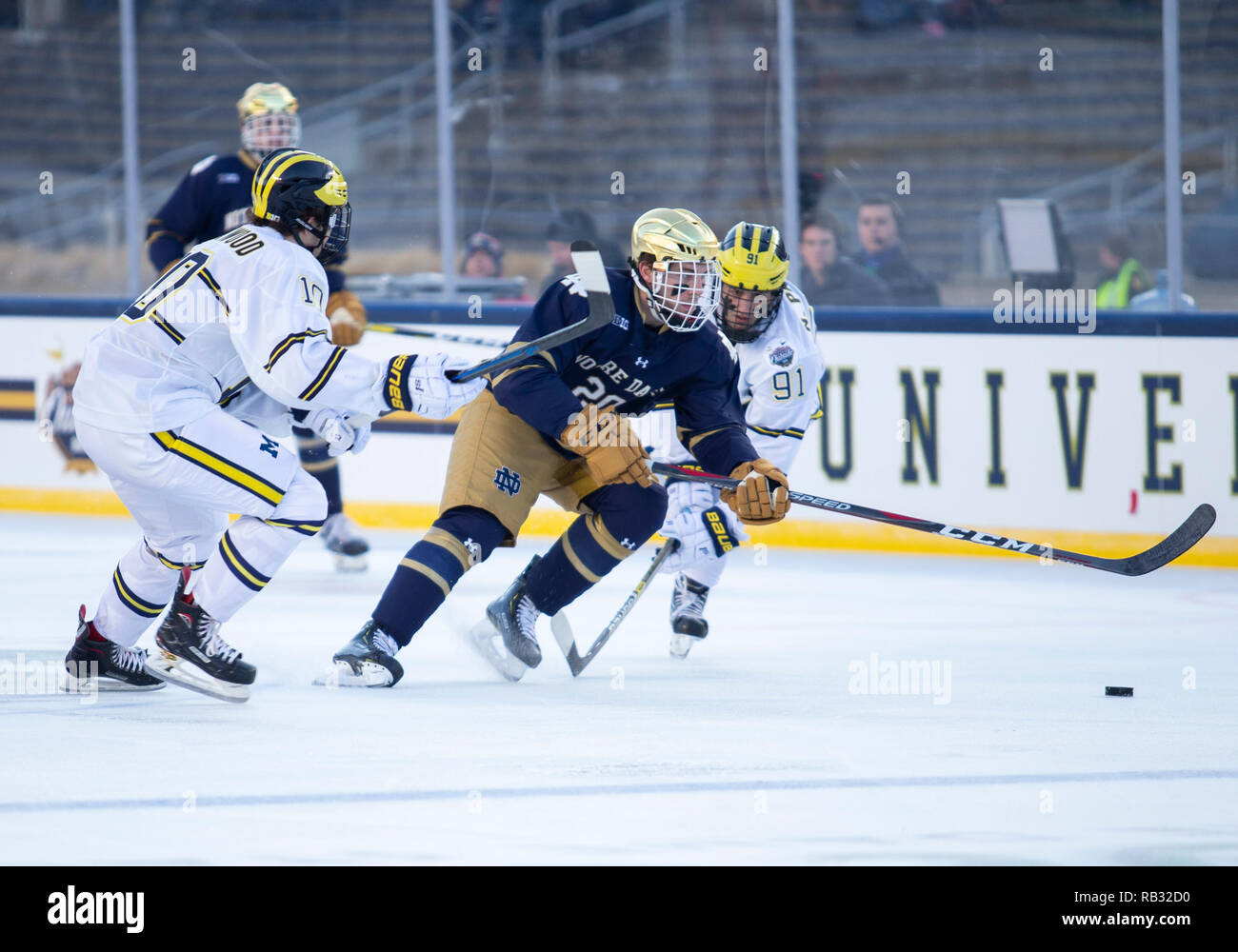 Indiana, USA. 05th Jan, 2019. Notre Dame forward Jake Pivonka (20 ...