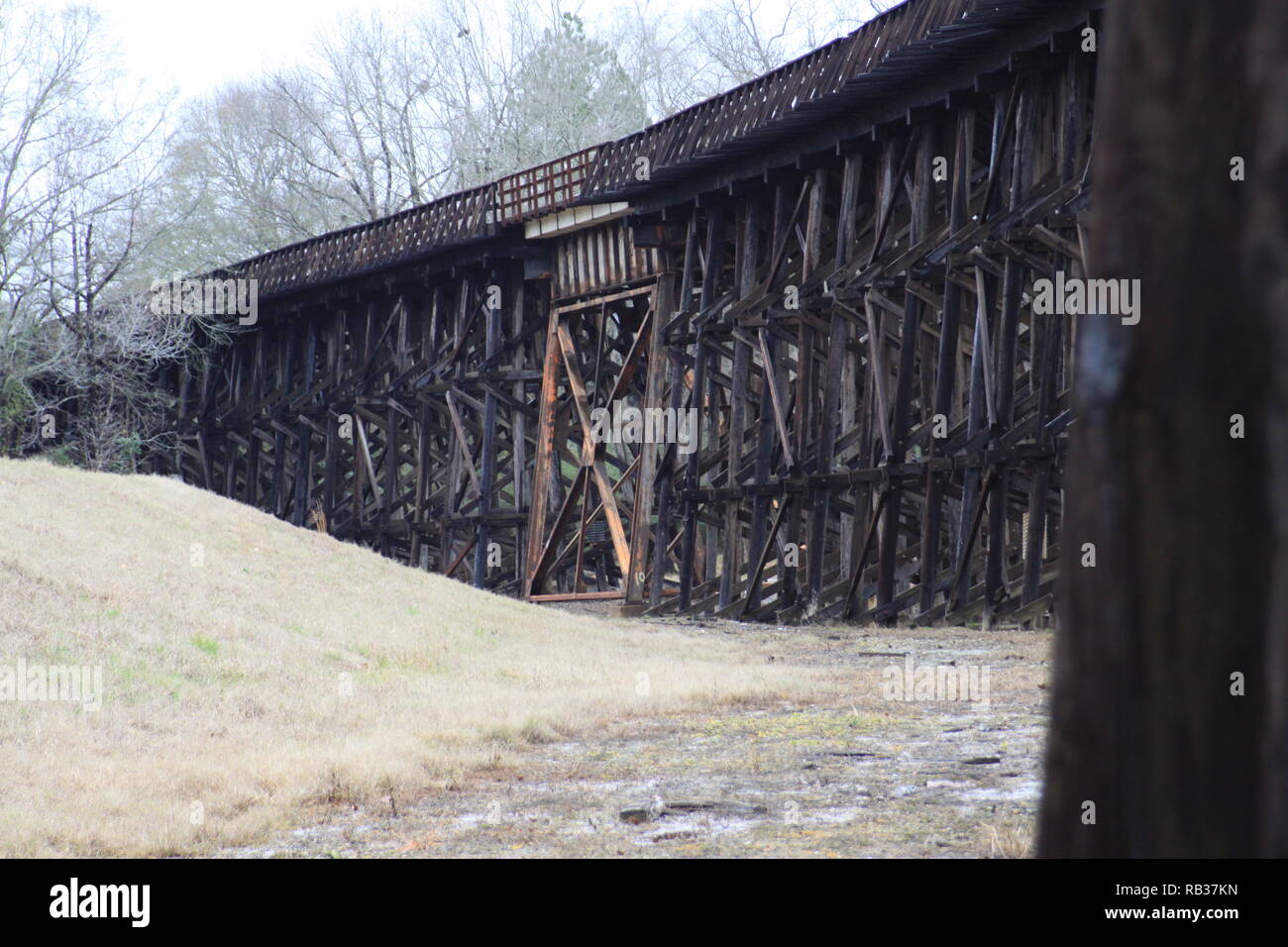 Railroad bridge timbers hi-res stock photography and images - Alamy