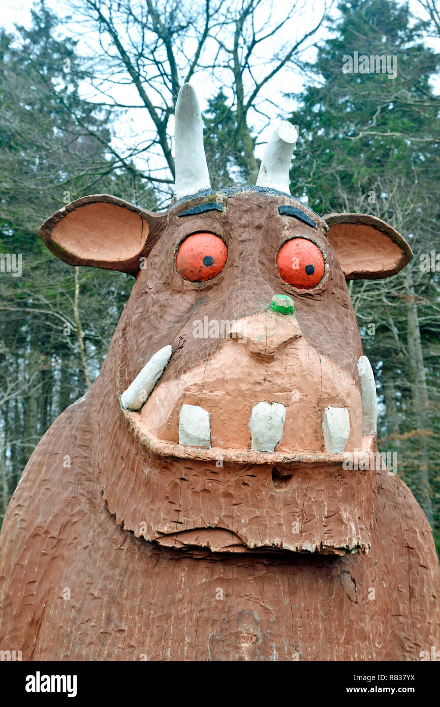 Gruffalo statue carved from wood, at Wendover Woods, Wendover ...