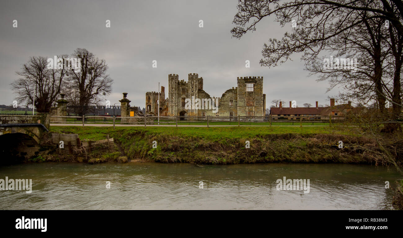 The ruins of Cowdray House, Midhurst, West Sussex, UK Stock Photo - Alamy