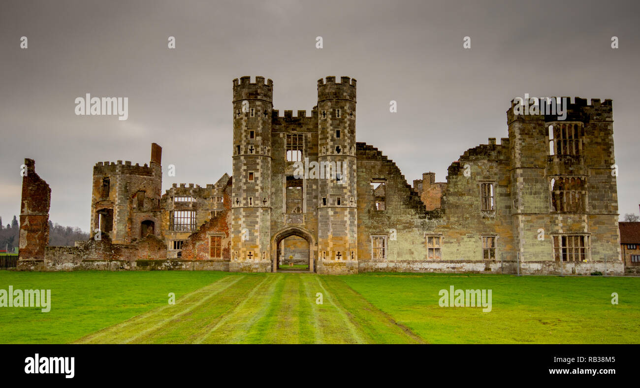 The ruins of Cowdray House, Midhurst, West Sussex, UK Stock Photo - Alamy