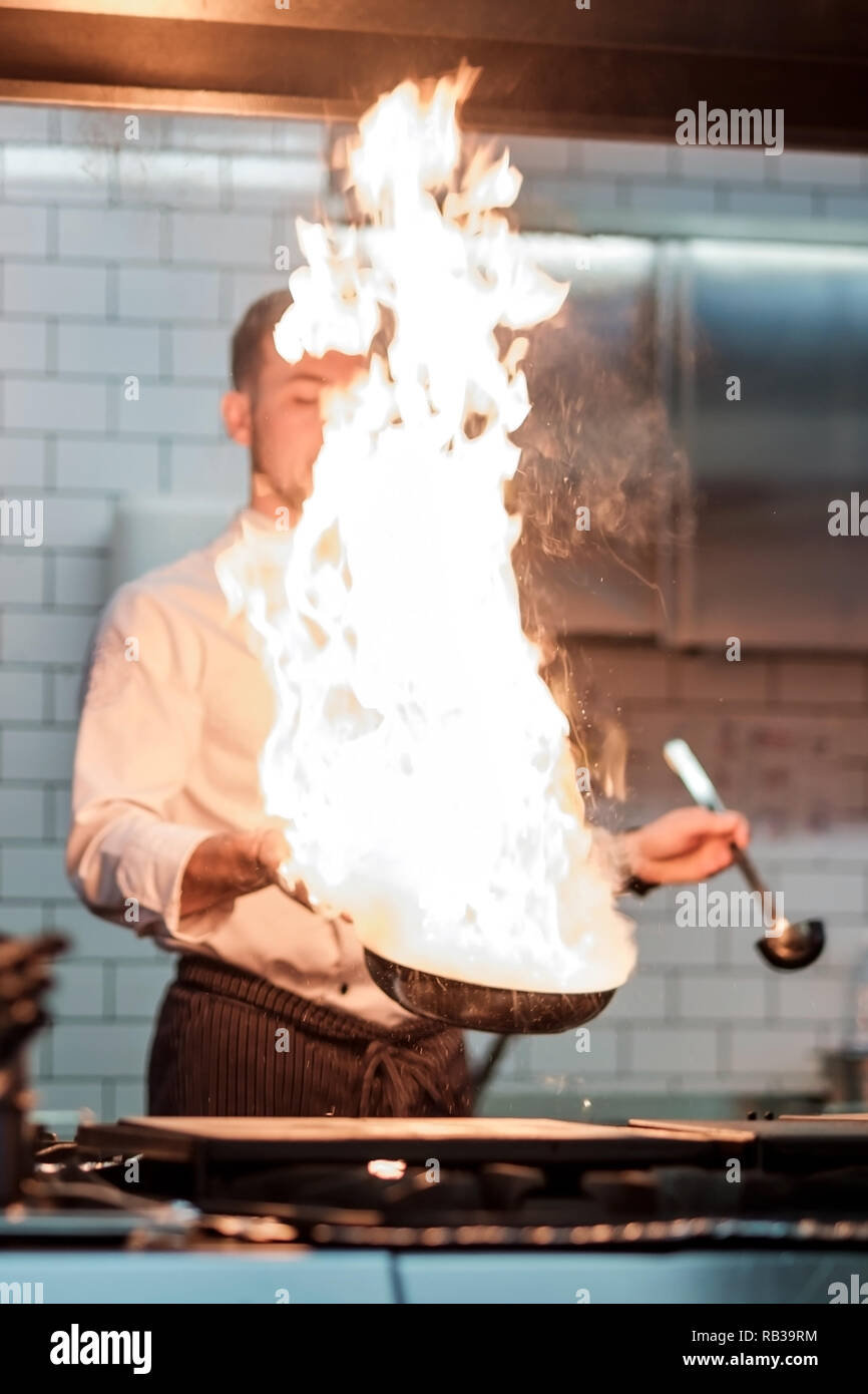 Hot oil deep fryers hi-res stock photography and images - Alamy