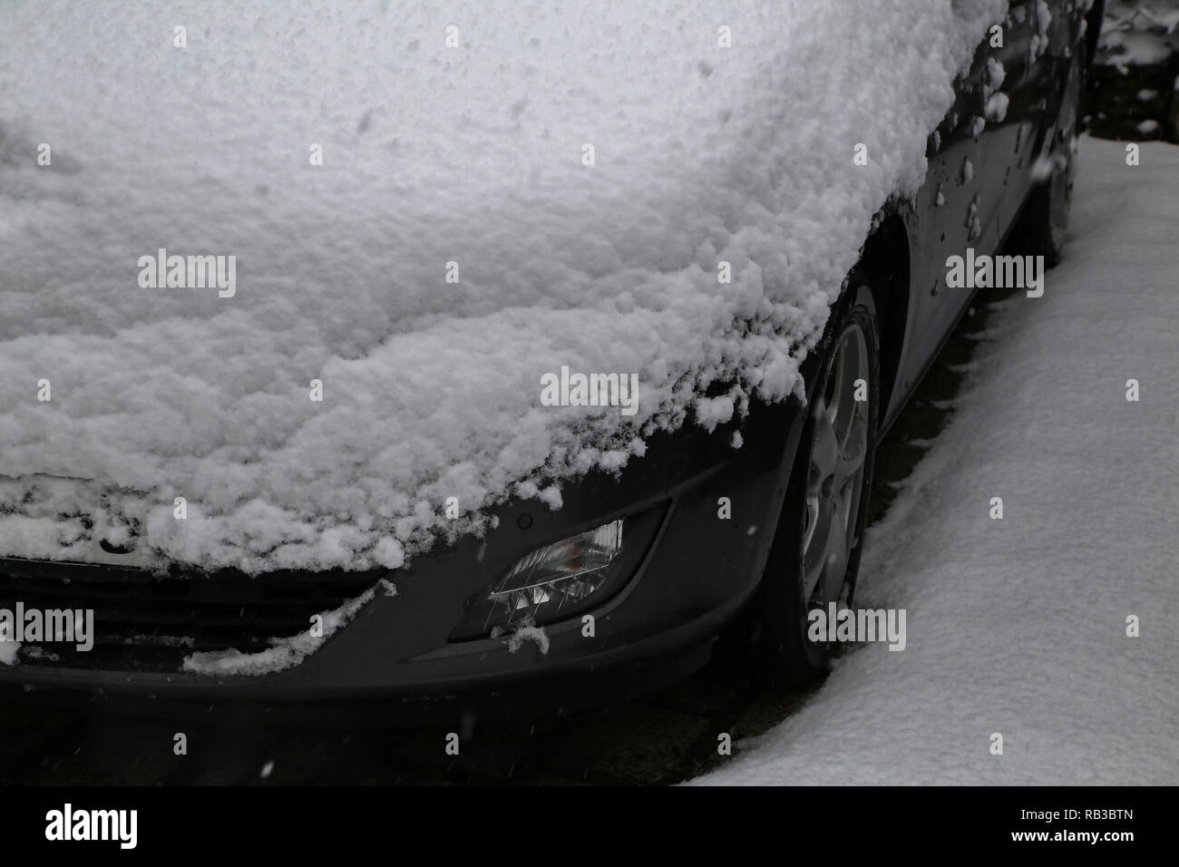 Morning after heavy snowstorm hi-res stock photography and images - Alamy