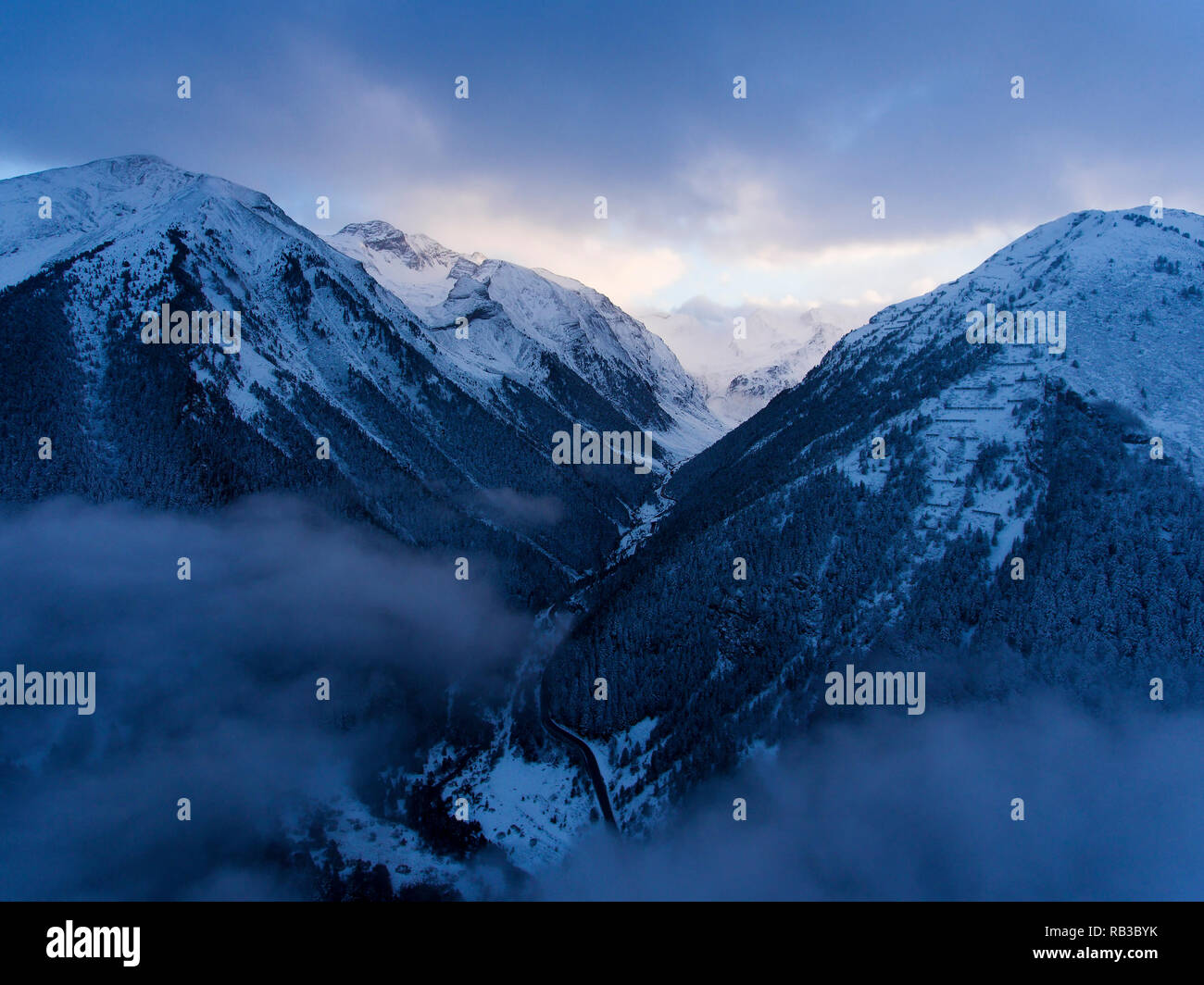 Hautes pyrénées night hi-res stock photography and images - Alamy