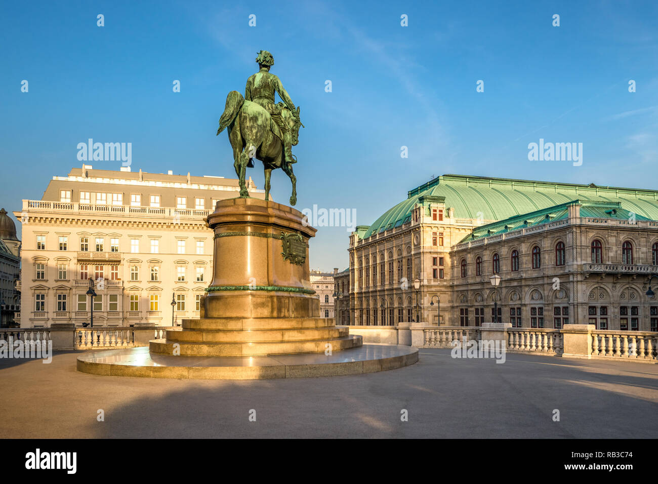 Wien opera house hi-res stock photography and images - Alamy
