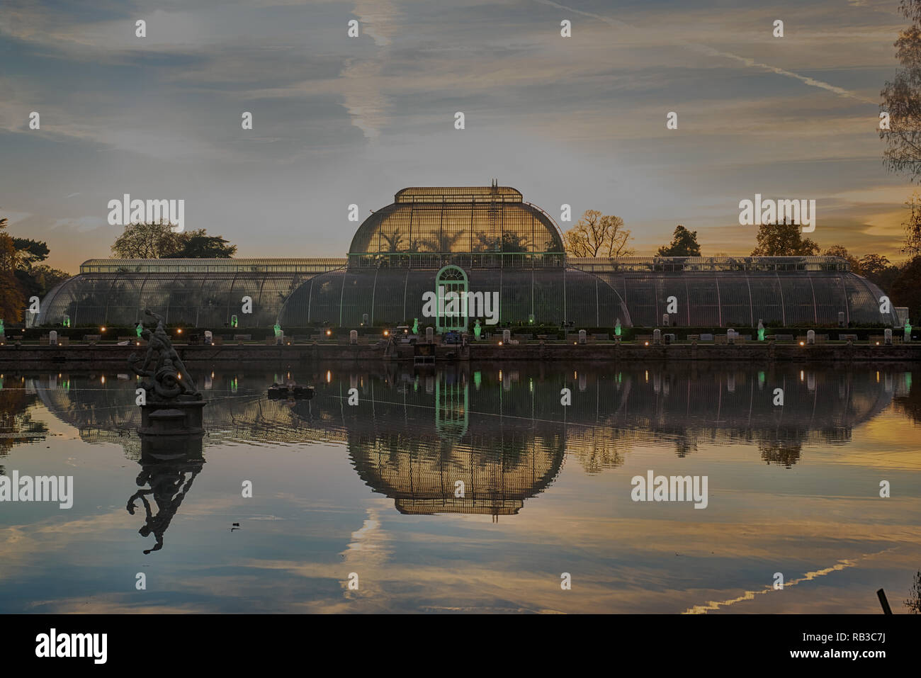 the palm house kew gardens Stock Photo - Alamy