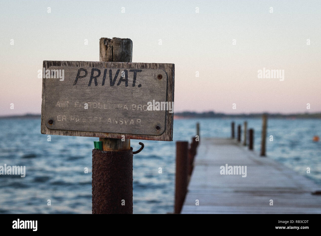 Privacy sign hi-res stock photography and images - Alamy
