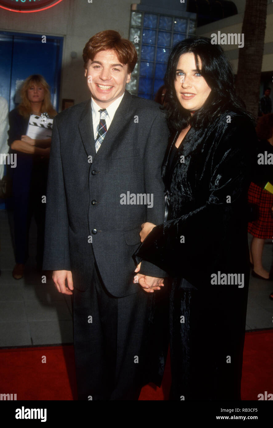 HOLLYWOOD, CA - JULY 28: Actor Mike Myers and wife Robin Ruzan attend ...