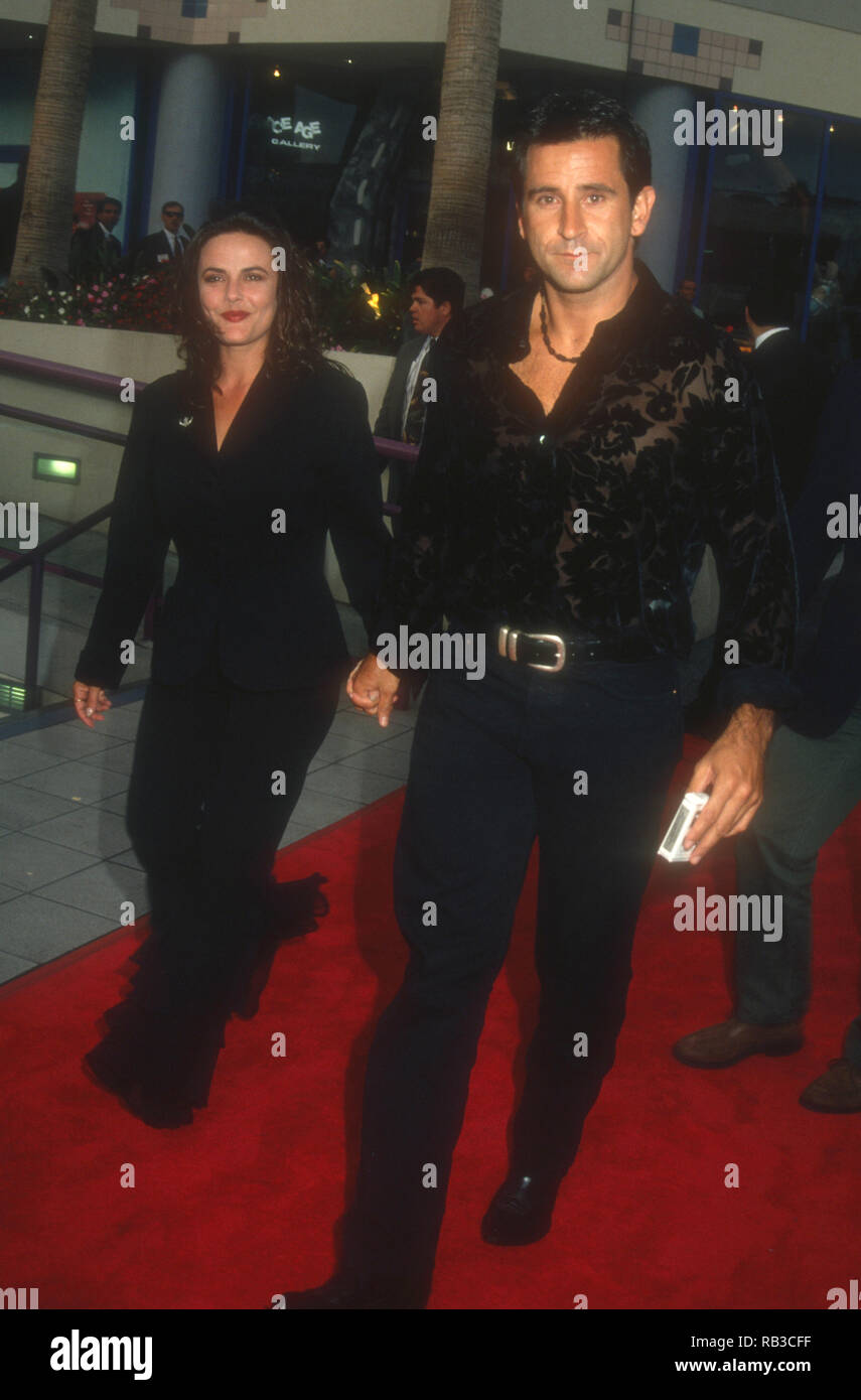 HOLLYWOOD, CA - JULY 28: Actress Gia Carides and actor Anthony LaPaglia ...