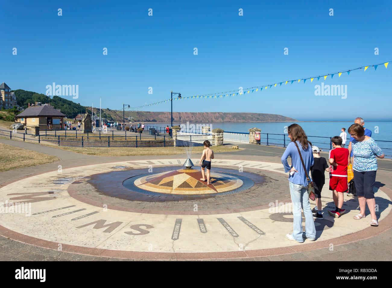 Promenade Filey High Resolution Stock Photography and Images - Alamy