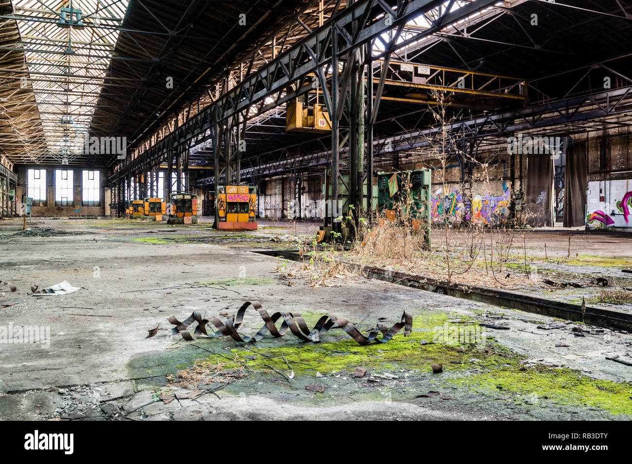 Old hangar with windows hi-res stock photography and images - Alamy