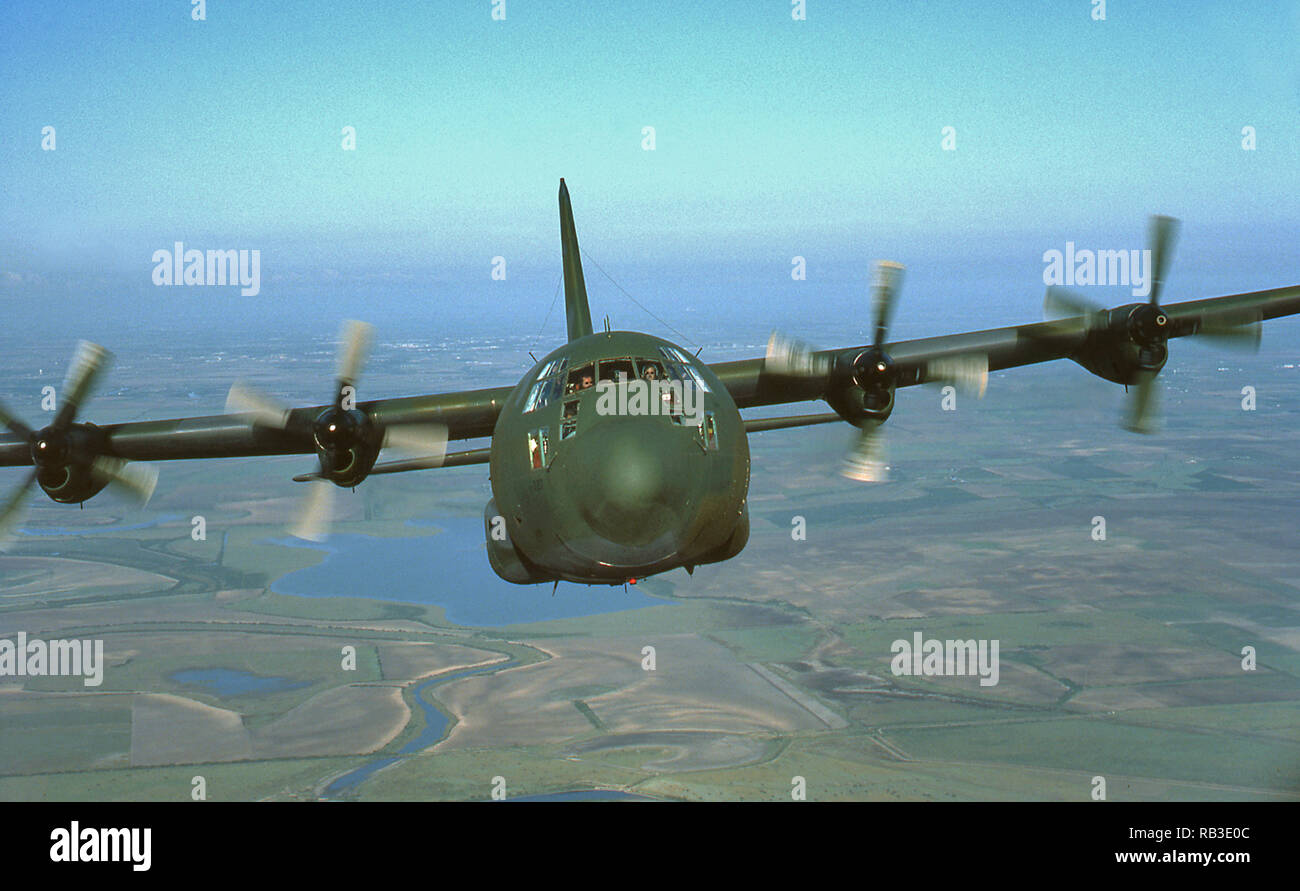 Hercules military transport hi-res stock photography and images - Alamy