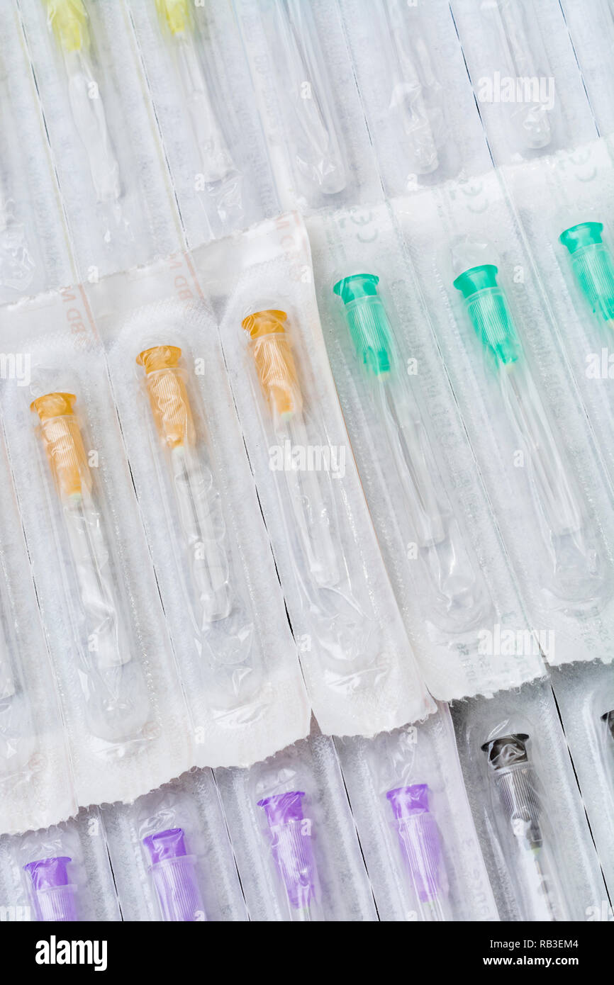 Ago ipodermico hi-res stock photography and images - Alamy