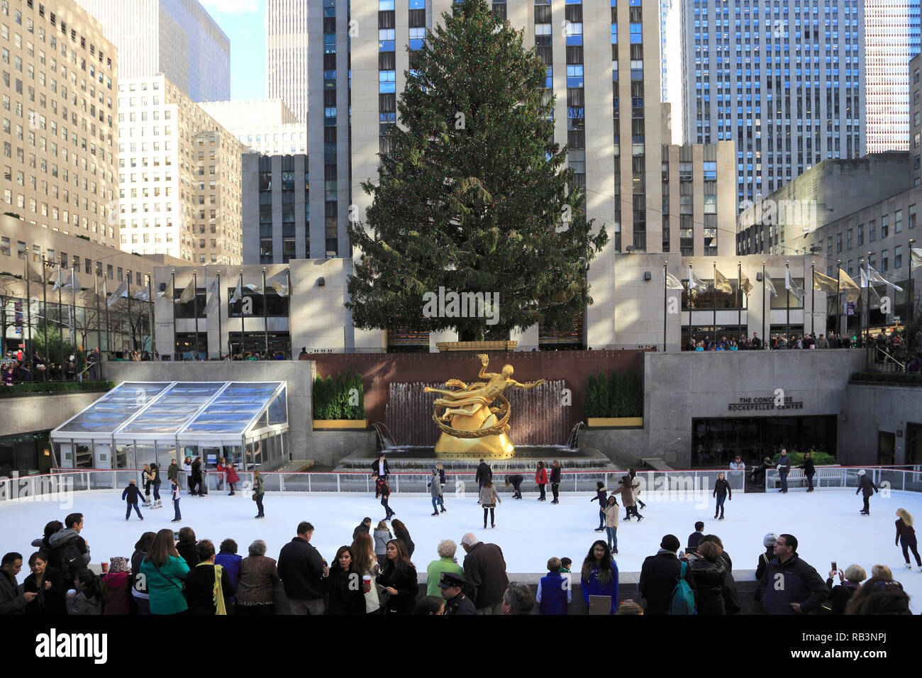 Ice Skating Christmas Tree High Resolution Stock Photography and Images ...
