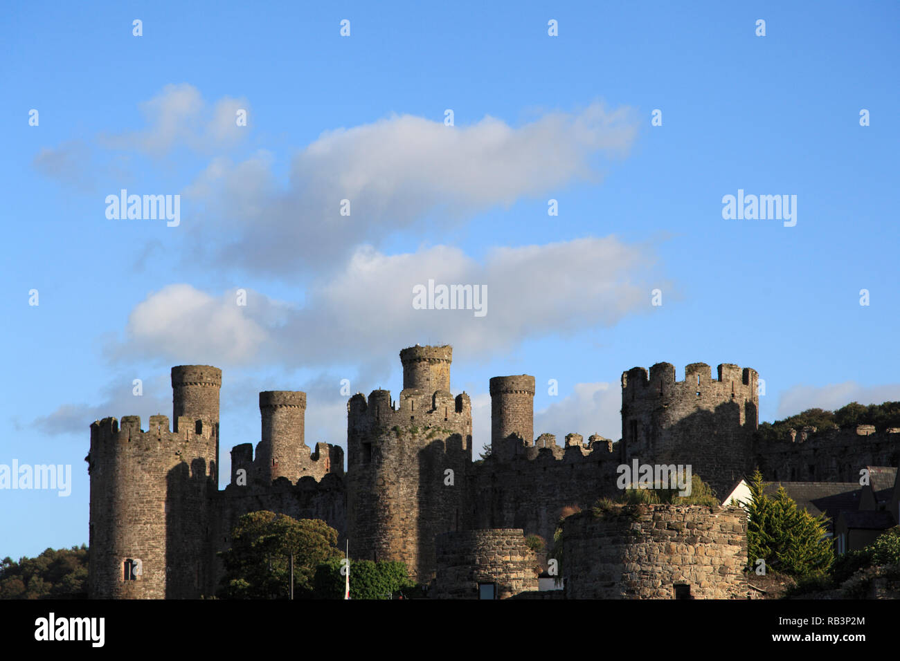 Wales welsh medieval castles tower towers uk hi-res stock photography ...