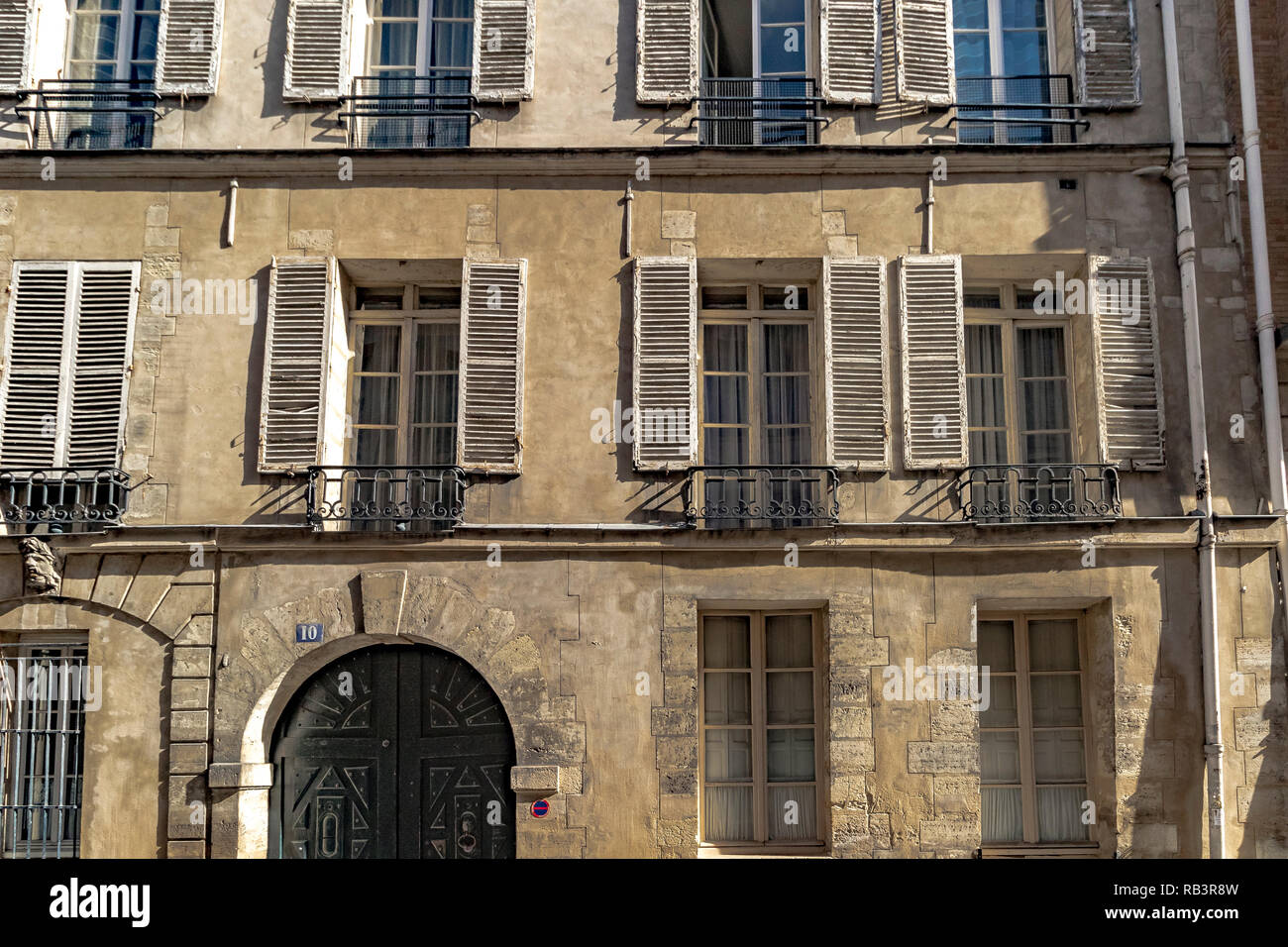 Paris window balcony hi-res stock photography and images - Alamy