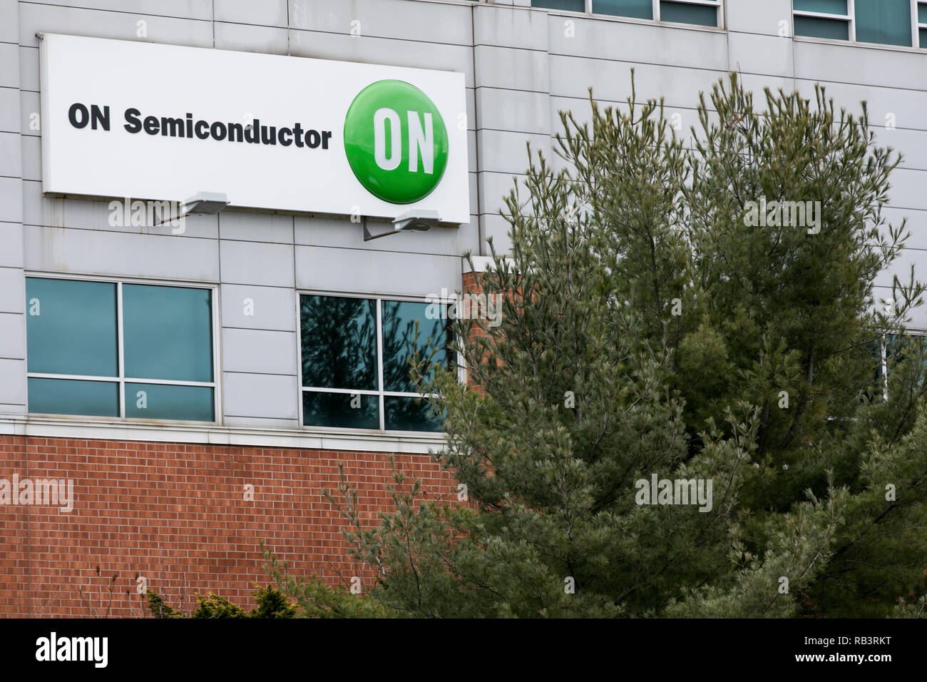 Semiconductor facility hi-res stock photography and images - Alamy