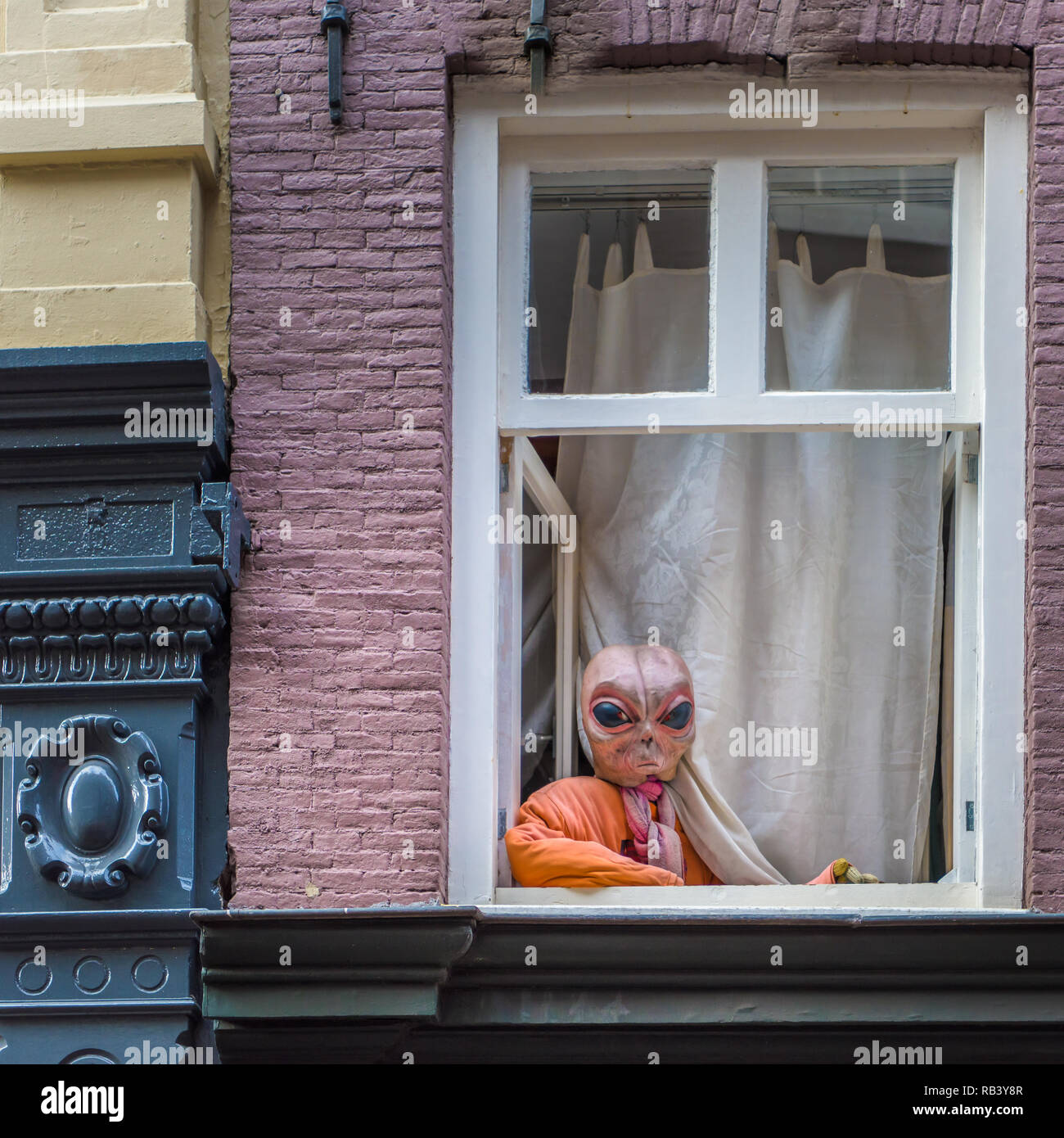 Cartoon illustration funny alien spaceship hi-res stock photography and ...