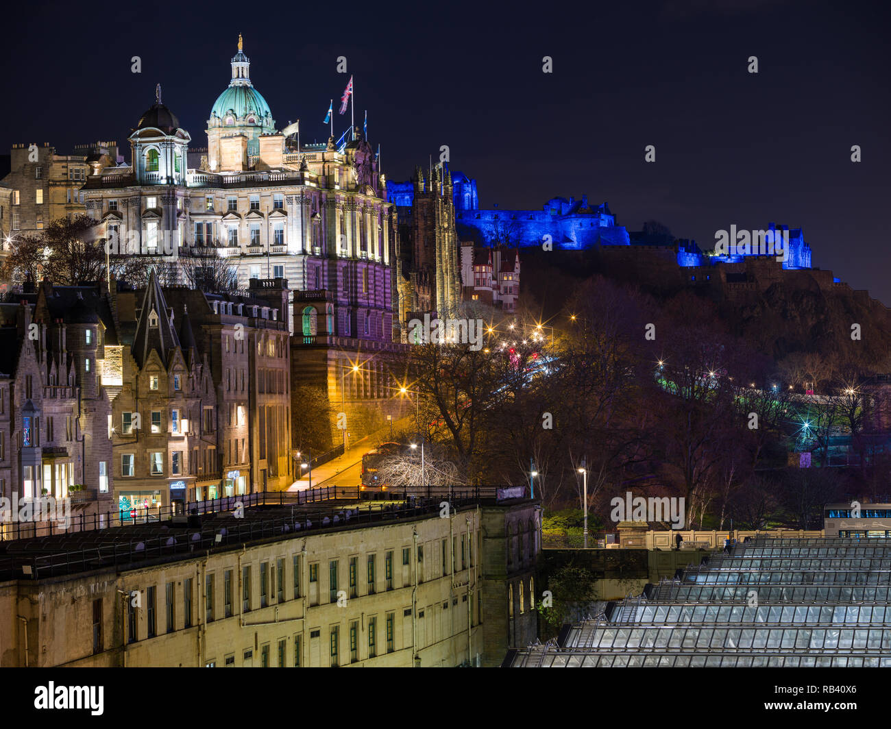 Bank edinburgh castle scotland hi-res stock photography and images - Alamy