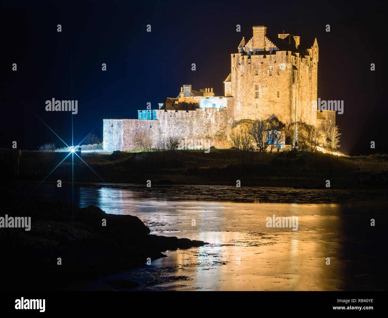 Castle on island in Scottish Highlands, Isle of Skye Stock Photo - Alamy