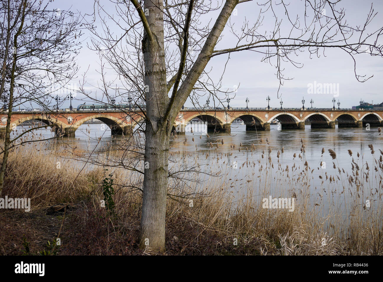 Pont de Pierre - Stone bridge, Bordeaux, France Stock Photo - Alamy